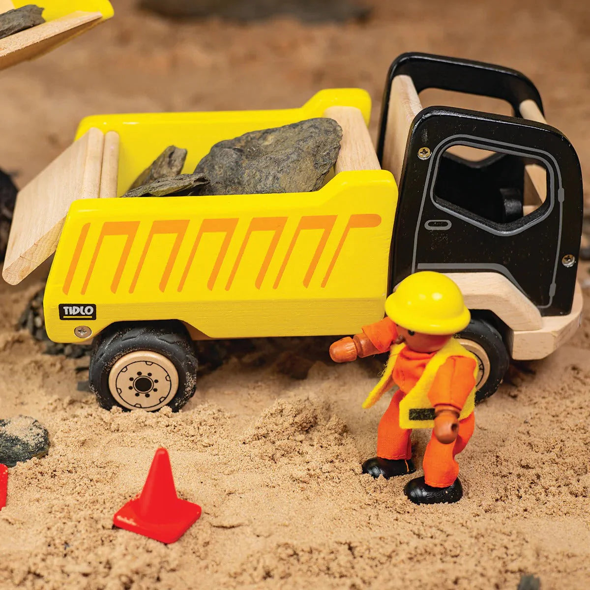 Bigjigs Toys Tipper Truck | Conscious Craft