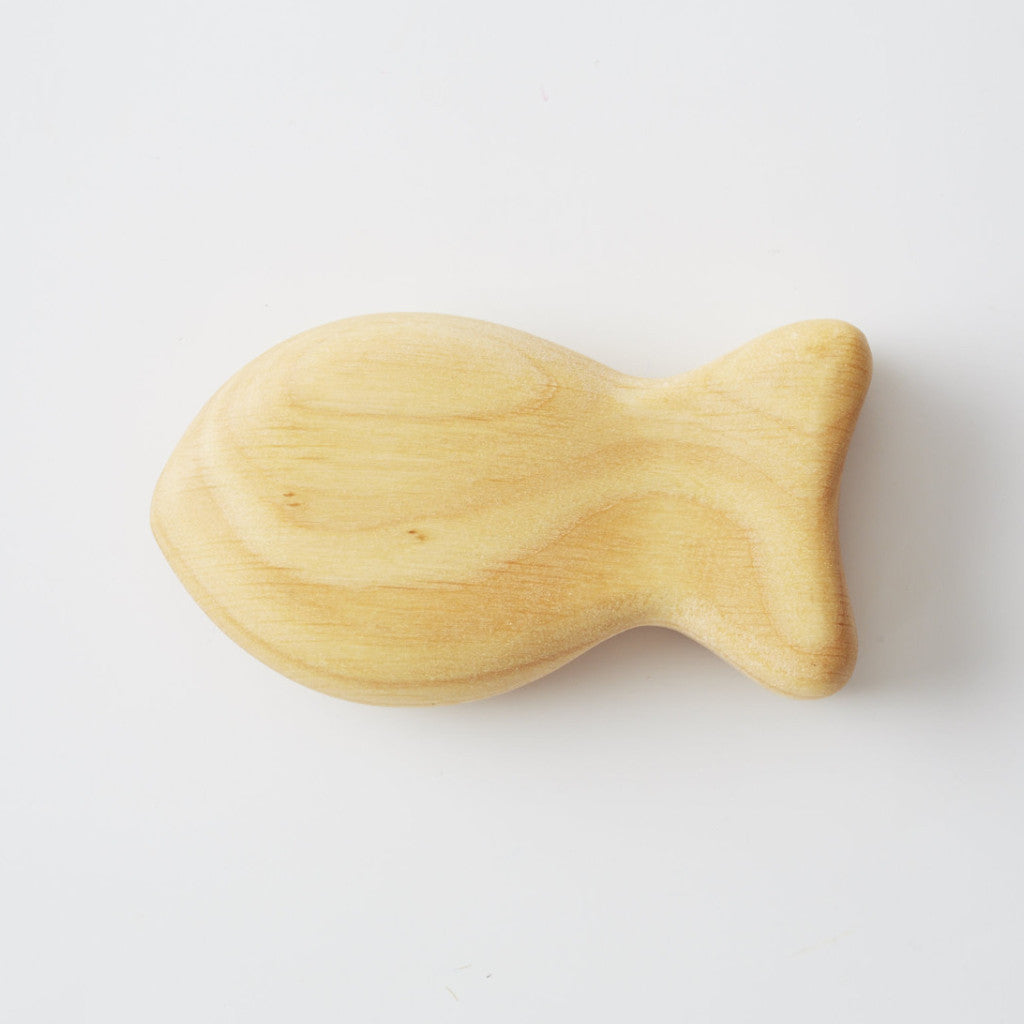 Grimm's Wooden Toys: Natural Rattle Fish Teether – Conscious Craft