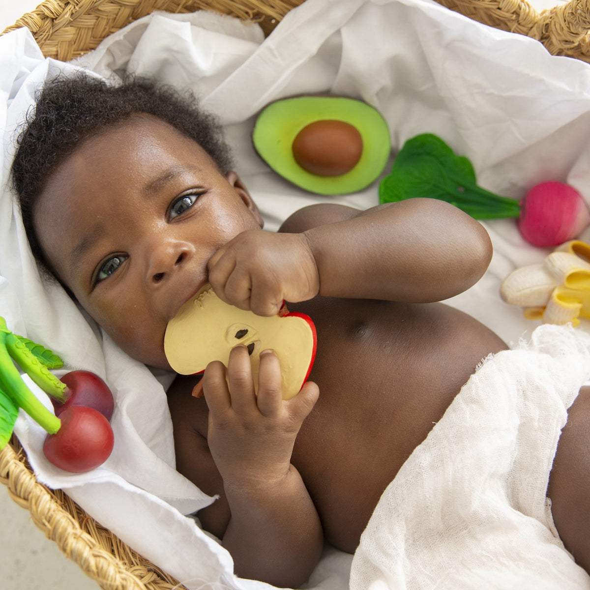 Oli & Carol | Pepita the Apple | Conscious Craft