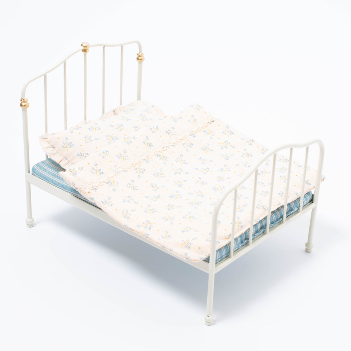 Vintage Bed for Mouse Off White – Conscious Craft